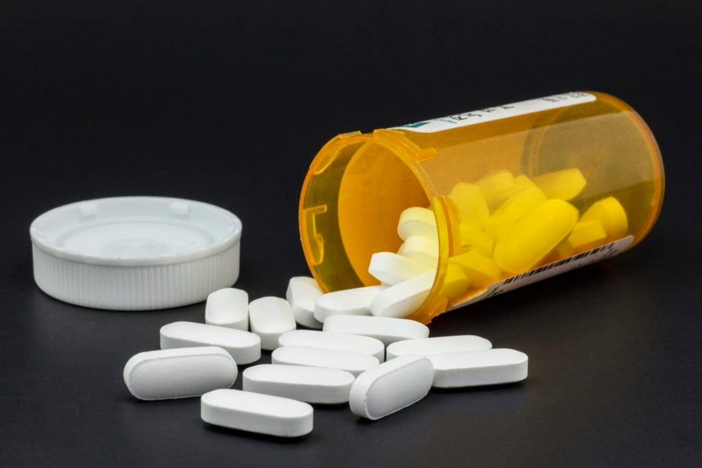 Warning Signs of a Prescription Painkiller Addiction - Health Beat